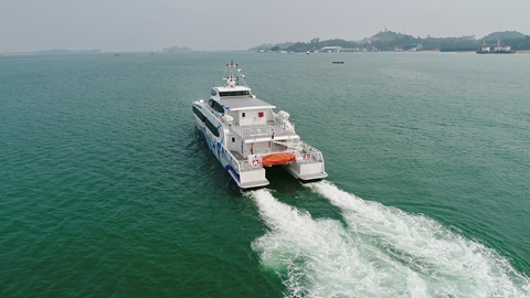 Incat Crowther 42 is a Fast Efficient HSC Ferry | Incat Crowther